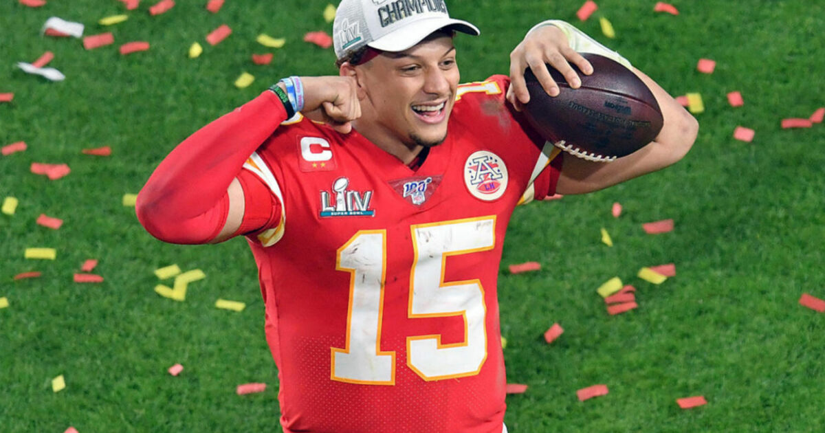 Twitter Fans Encouraging Patrick Mahomes