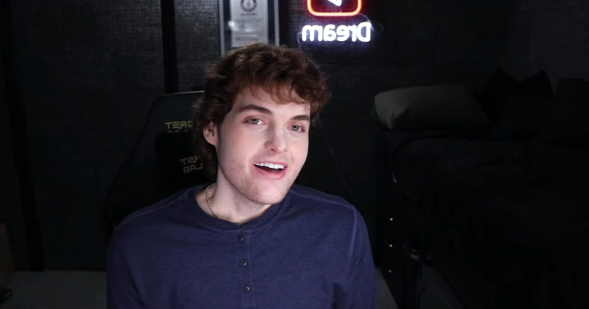 Minecraft Youtuber and Streamer Dream Reveals Face for the First Time