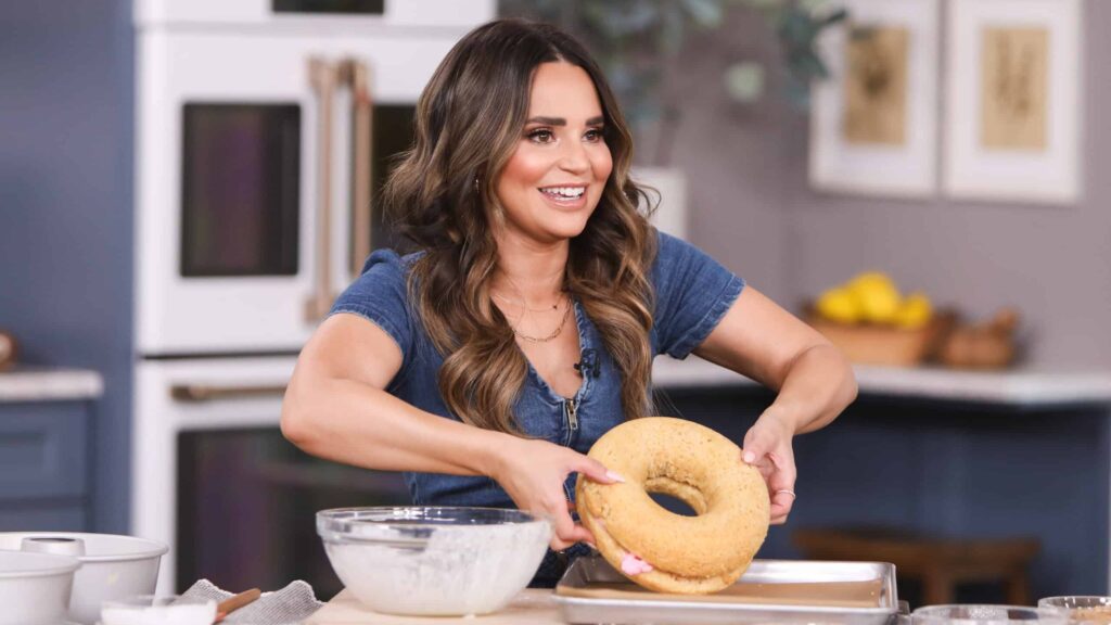 YouTuber Rosanna Pansino Breaks Silence on Colleen Ballinger Scandal ...