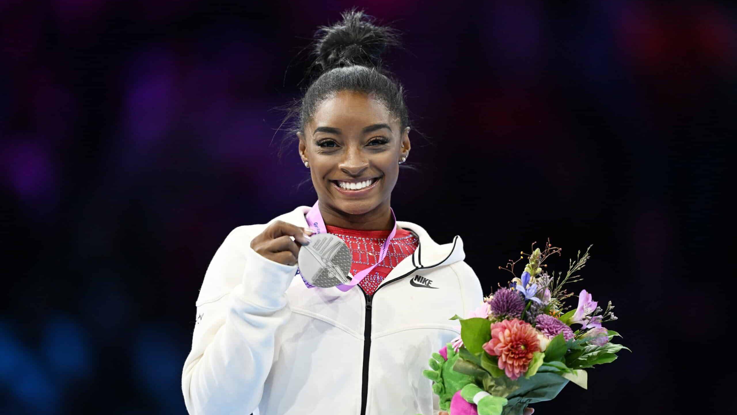 Simone Biles Shouts Out Therapist and Discusses Mental Health in New ...